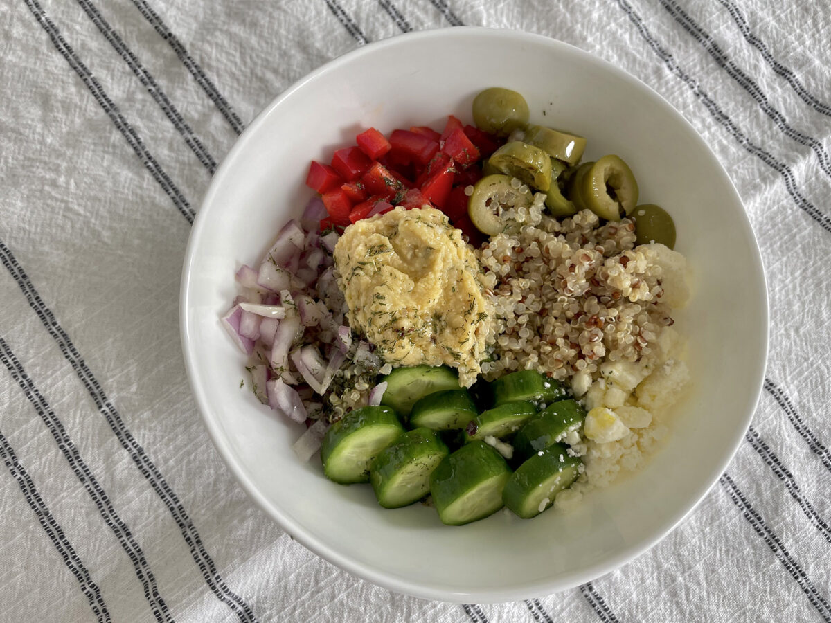 Mediterranean Quinoa Bowls - zezzacooks.com